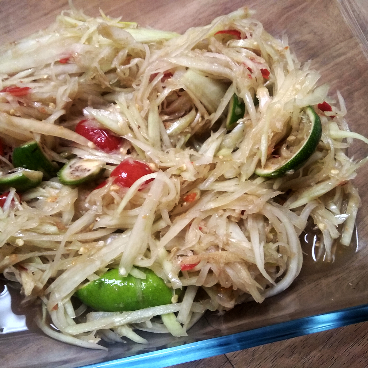 Bok l’hong (a photo recipe of papaya salad) - Kampuchea Crossings
